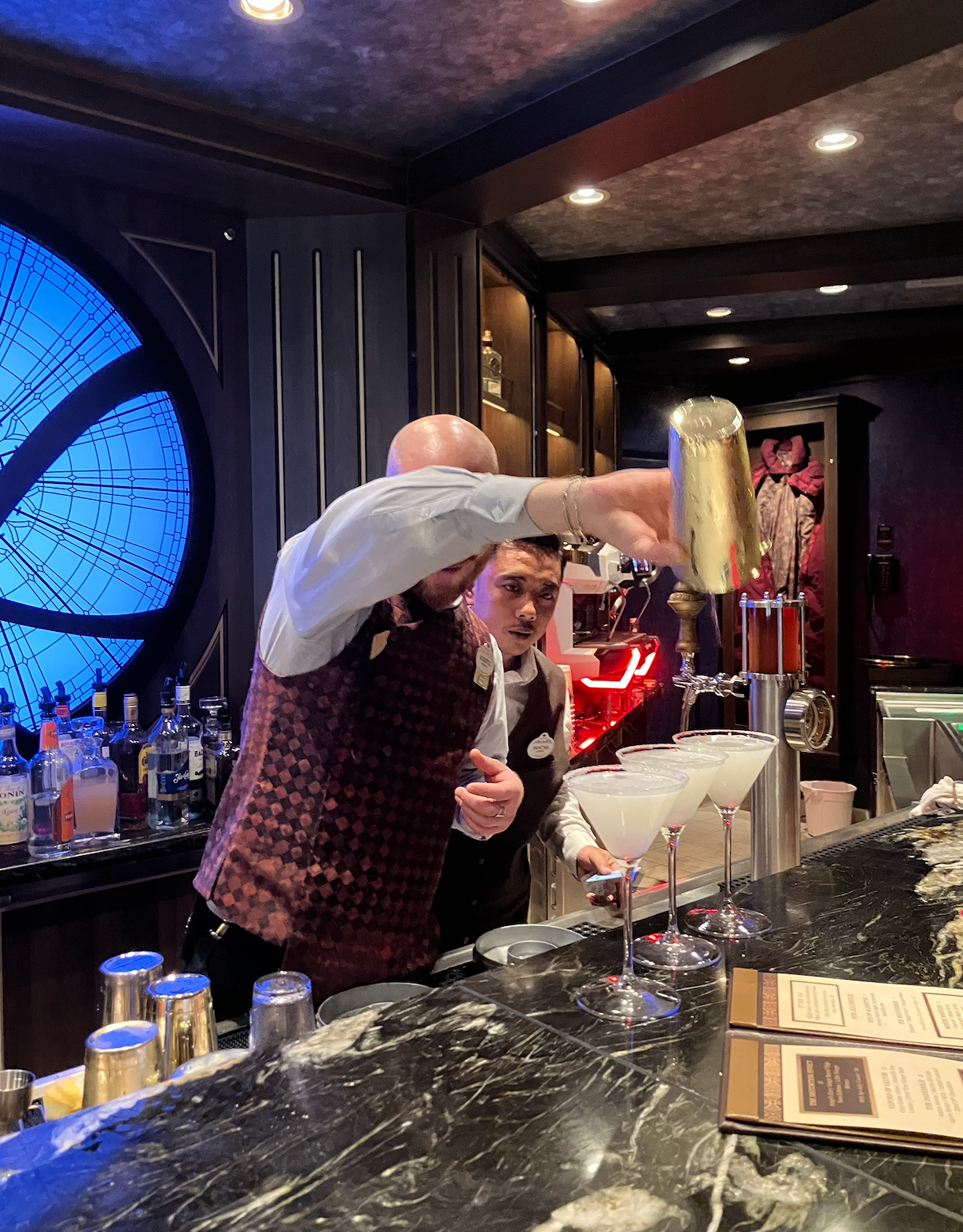 22 nitty-gritty behind-the-scenes details about working on board Disney ...