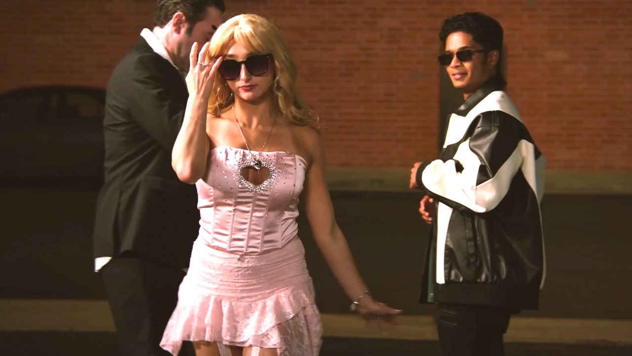 Disguised as Sabrina Carpenter?