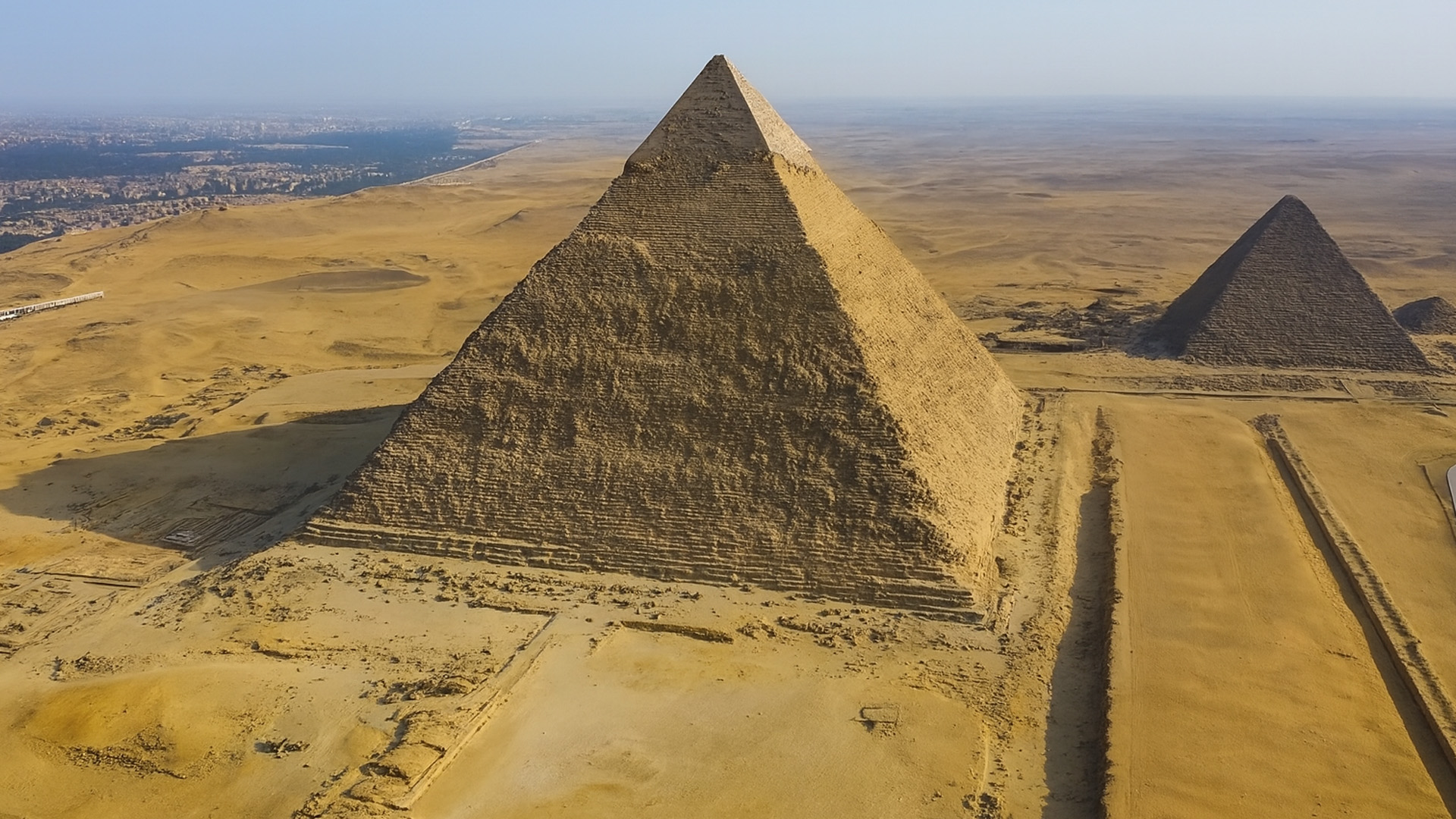 Những công trình này được xây dựng thế nào khi chưa có công nghệ hiện đại?