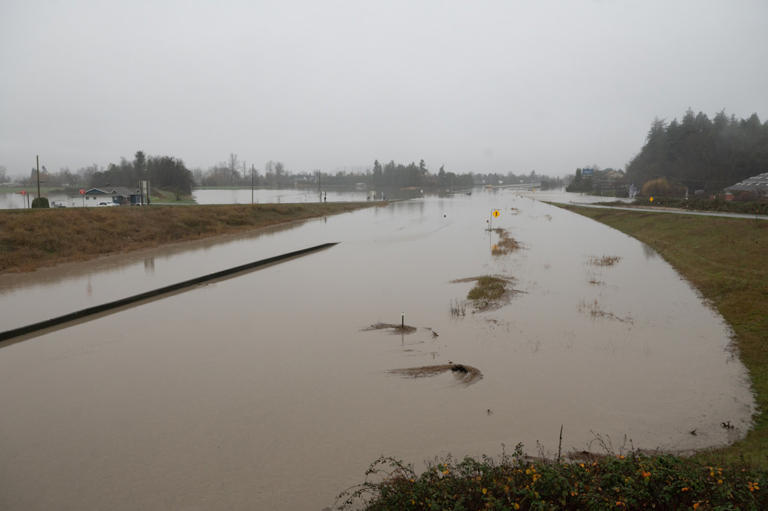 Flood and wind threat in BC with incoming pineapple express