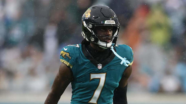 Fantasy football week 15 start 'em & sit 'em: Brian Thomas Jr. vs ...