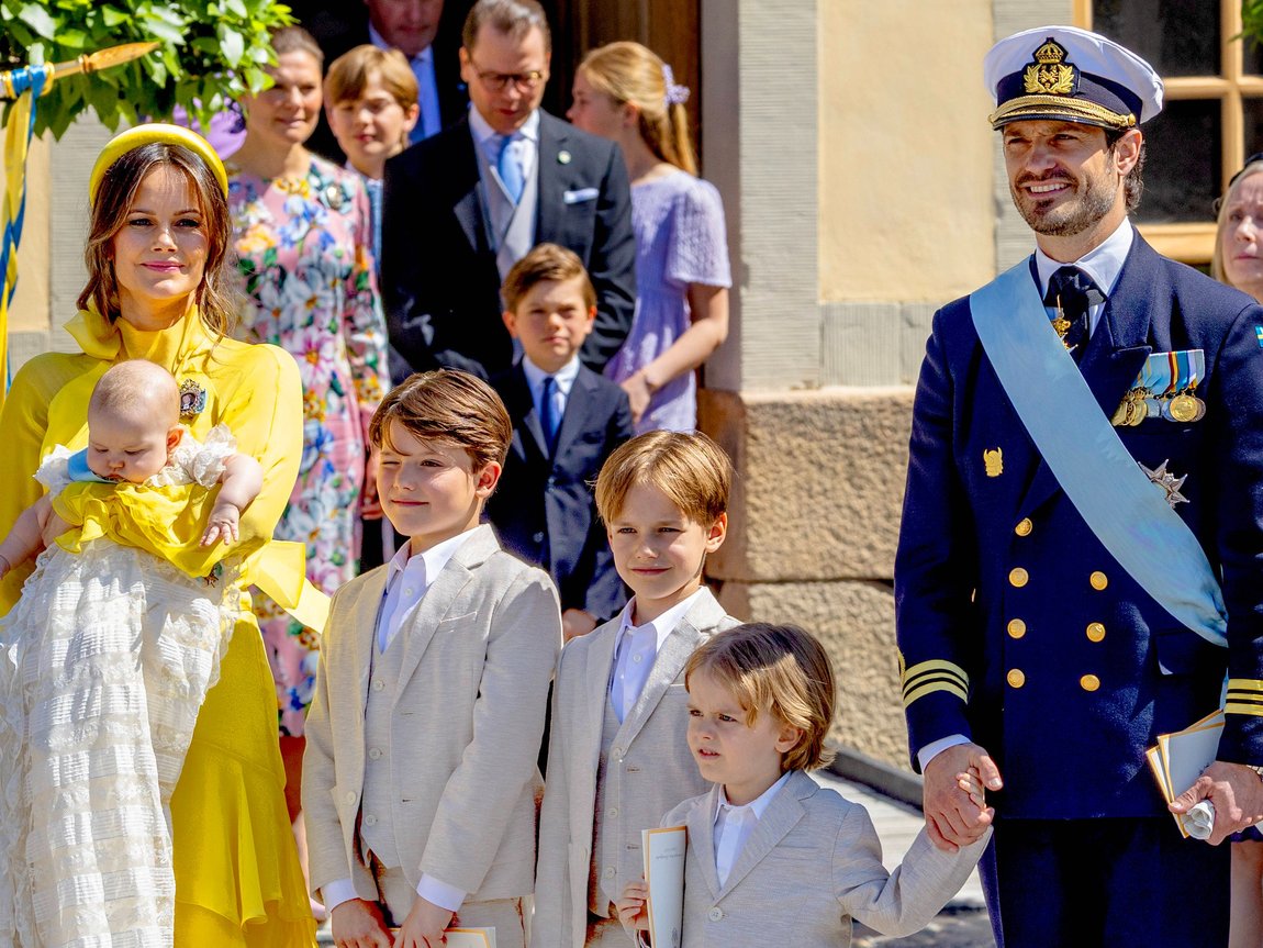 With Baby Ines: Swedish mini-royals send advent greetings