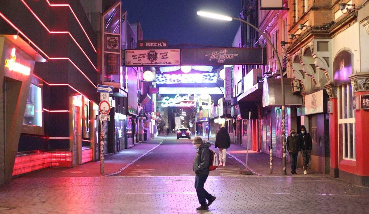 „Kurz vor der Pleite“ – Reeperbahn-Legende zieht düstere Bilanz für Hamburg