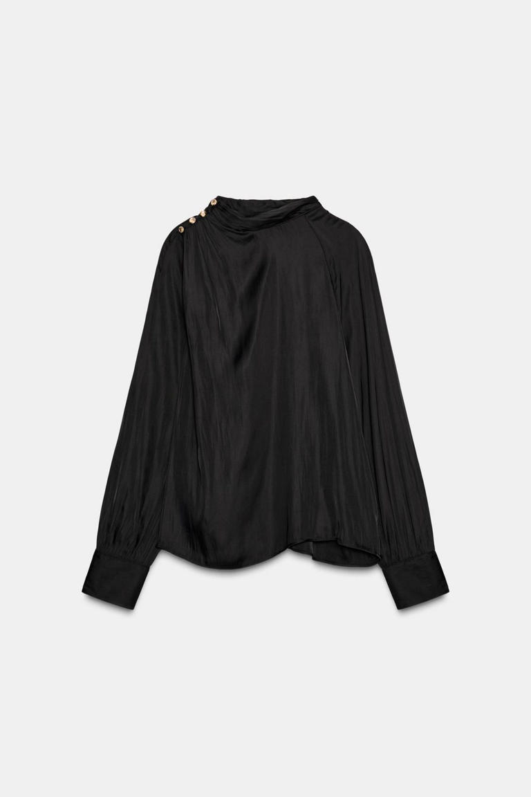 7 blusas satinadas de Zara ideales para llevar con jeans para un look ...