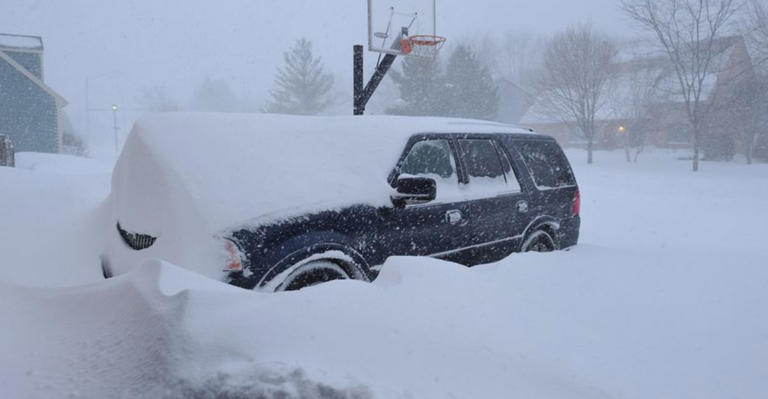 Snow in Indianapolis as cross-country winter storm shifts through the ...