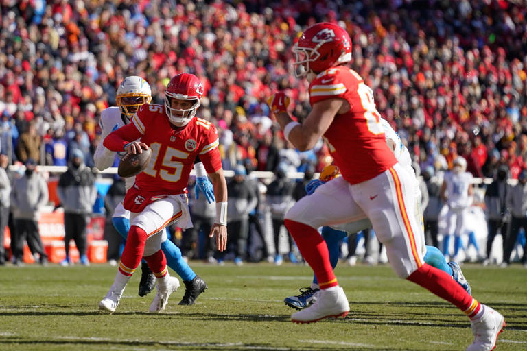 Live game day updates: Chiefs knocked out of playoff potential for ...