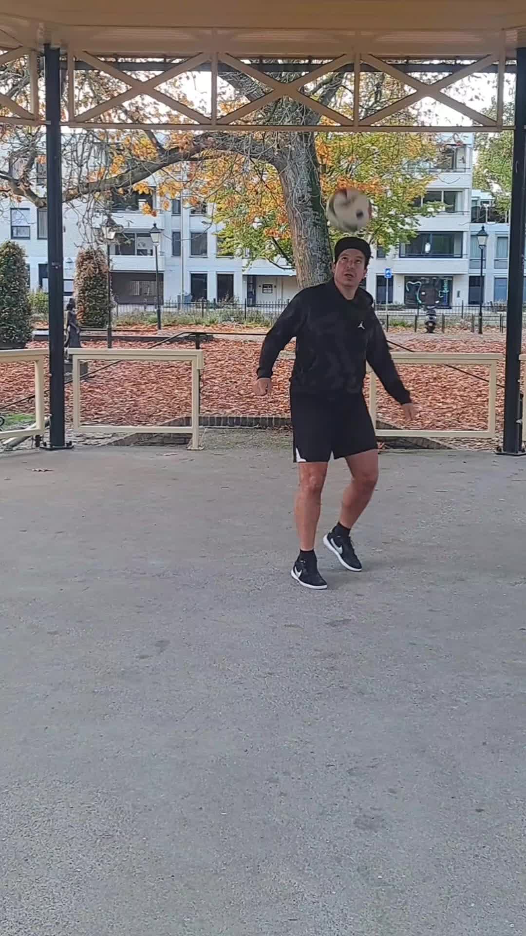 Soccer freestyler showcases Neymar inspired Akka 3000 skills