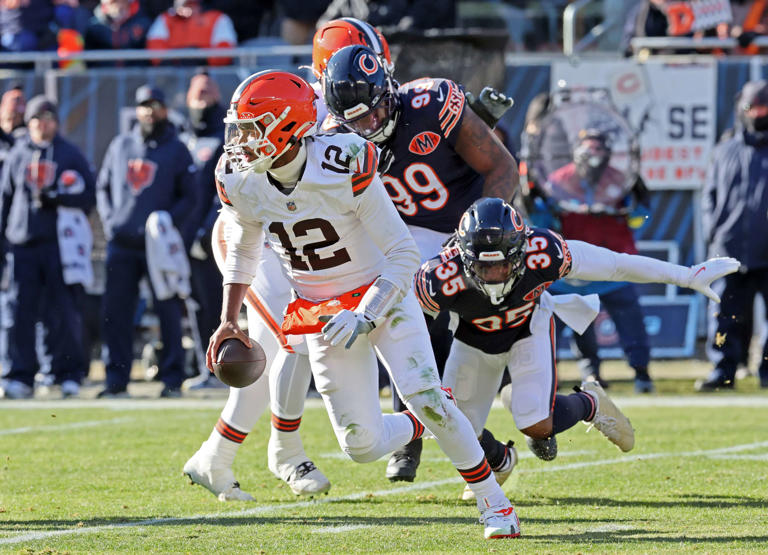 Browns sloppy overall, had only a single first down in the first half ...