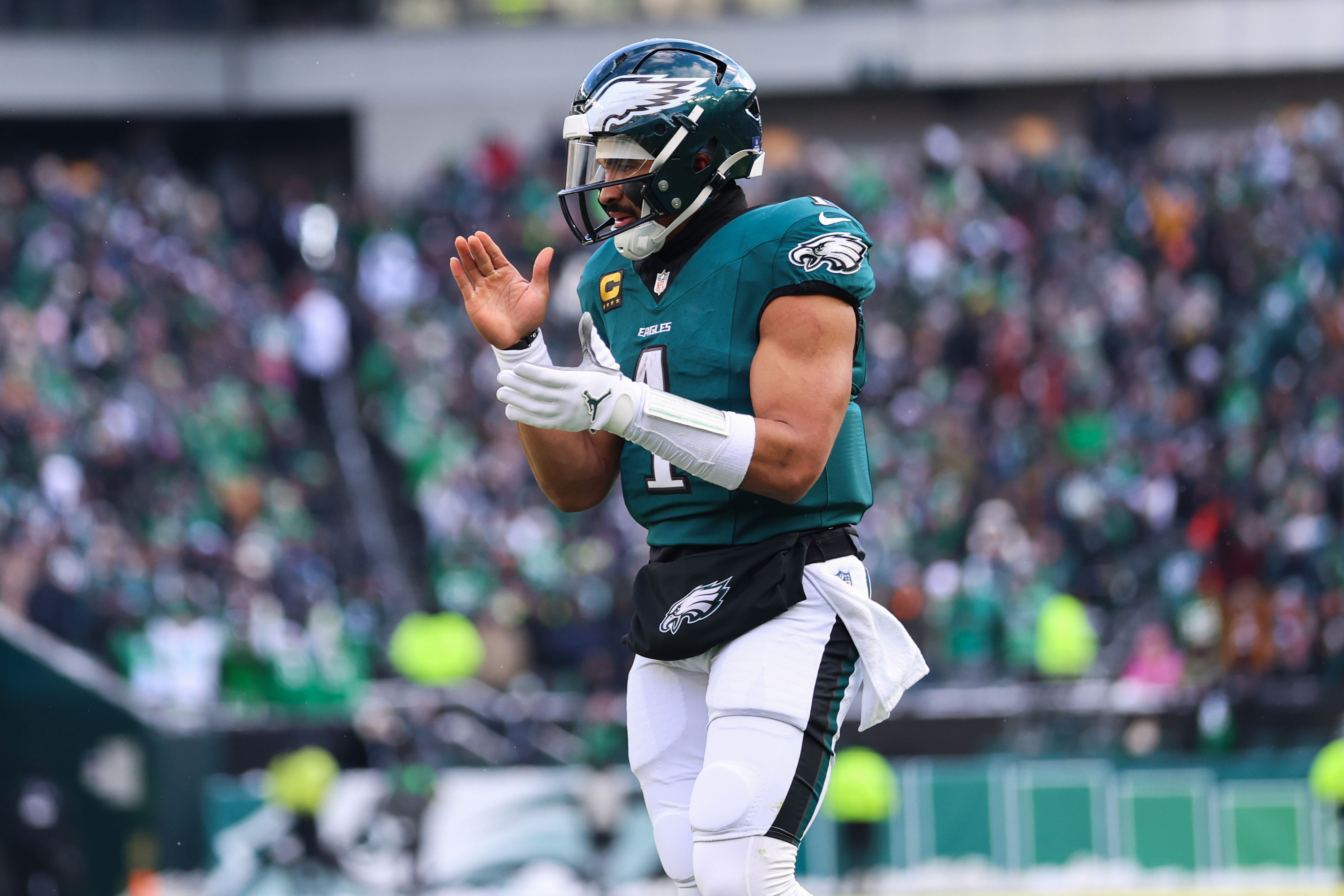 Eagles-Raiders final score: Offense bounces back in shut out win over ...