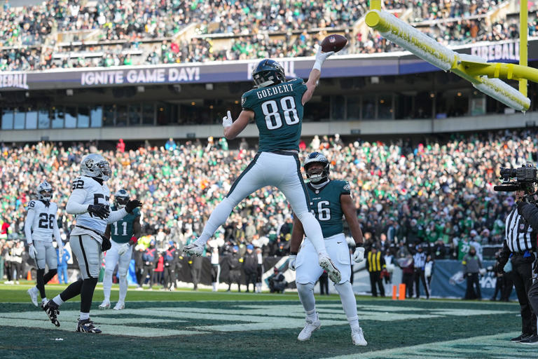 Dallas Goedert nears a new benchmark for Eagles tight ends