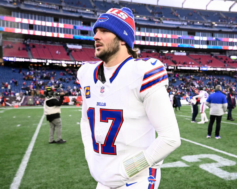 Josh Allen's wife Hailee Steinfeld gets good news amid NFL playoffs