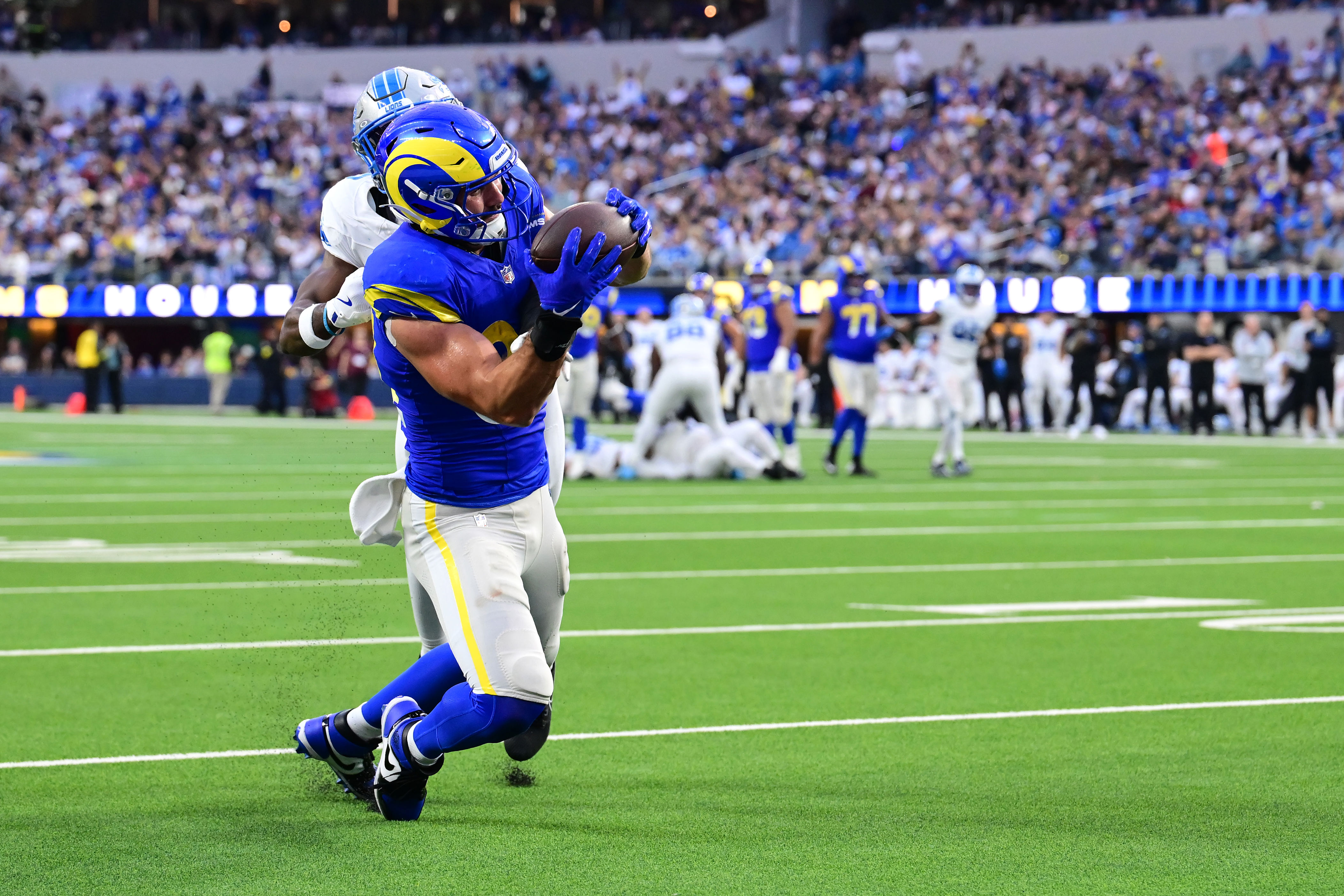 Colby Parkinson pulls off controversial touchdown catch for Rams to ...