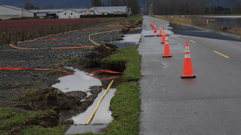 Inondations en C.-B : l’autoroute 1 à Abbotsford rouverte dans les deux ...