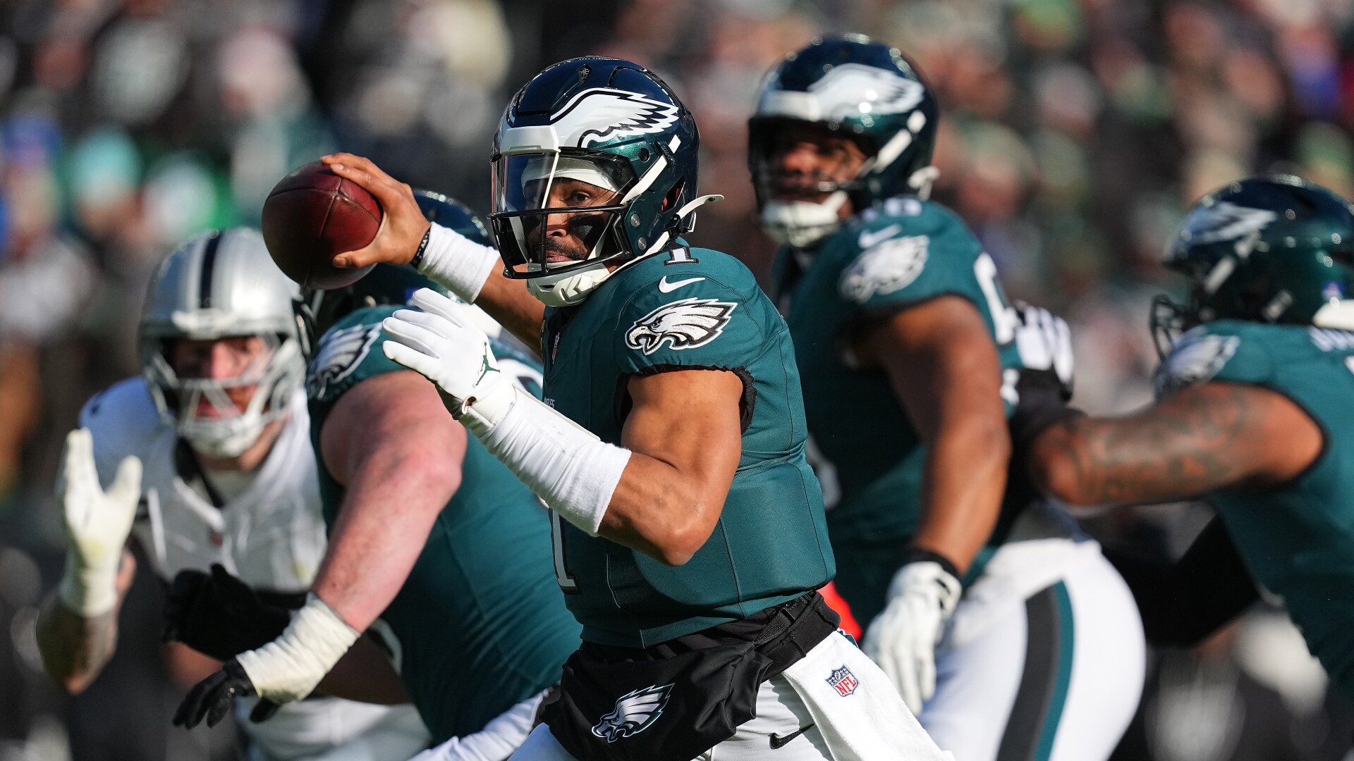 Eagles end three-game losing streak with 31-0 shutout of Raiders