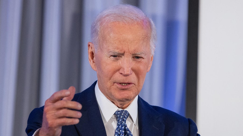 Former President Joe Biden attends Philadelphia Eagles-Las Vegas ...