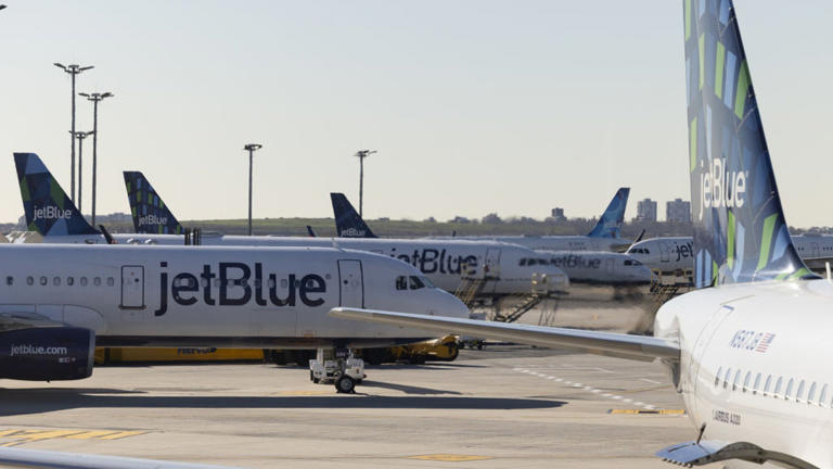 JFK, PHL, EWR airports faced ground delays on Sunday