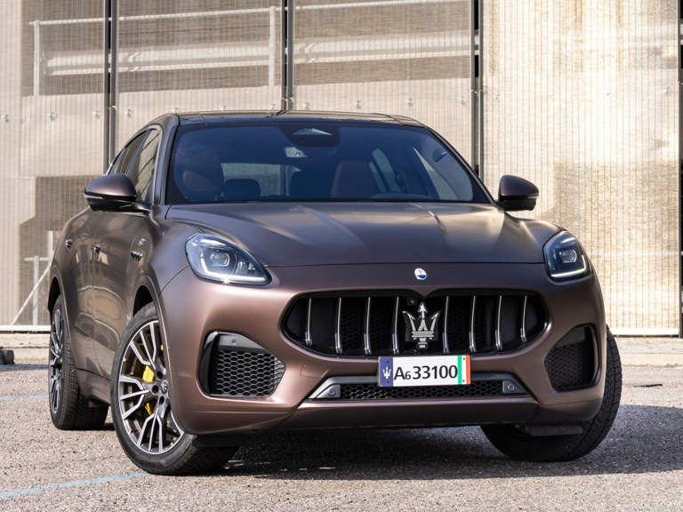 Maserati just ditched the four-cylinder—the 2026 Grecale gets a twin ...