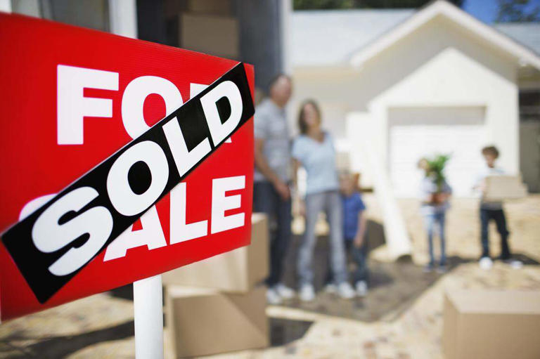 Buying a home in California? What experts predict for the 2026 housing ...
