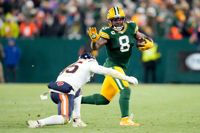 Bears vs Packers predictions, picks, odds for NFL Week 16 game today