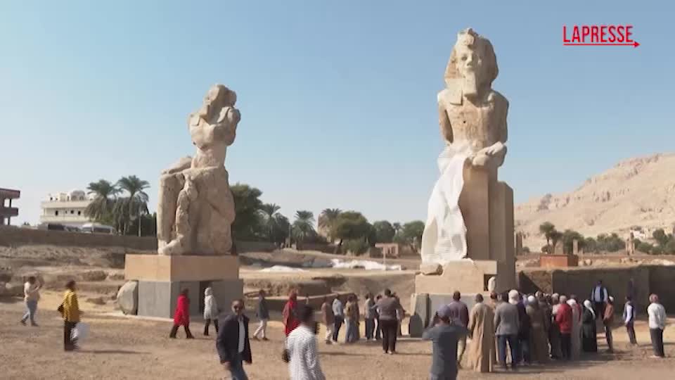 Egitto, svelate al pubblico due gigantesche statue di Amenhotep III a Luxor