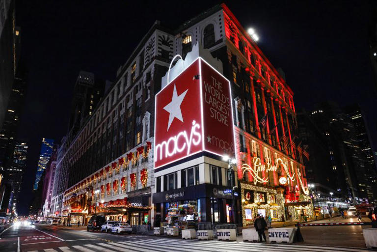 Tourist stabbed while changing baby’s diaper in NYC Macy’s, good ...
