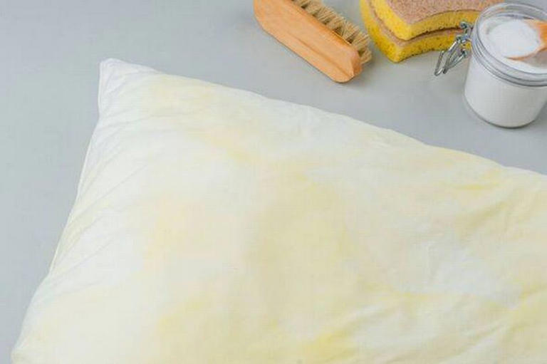 Get rid of yellow pillow stains with 1 natural item mixed with water ...