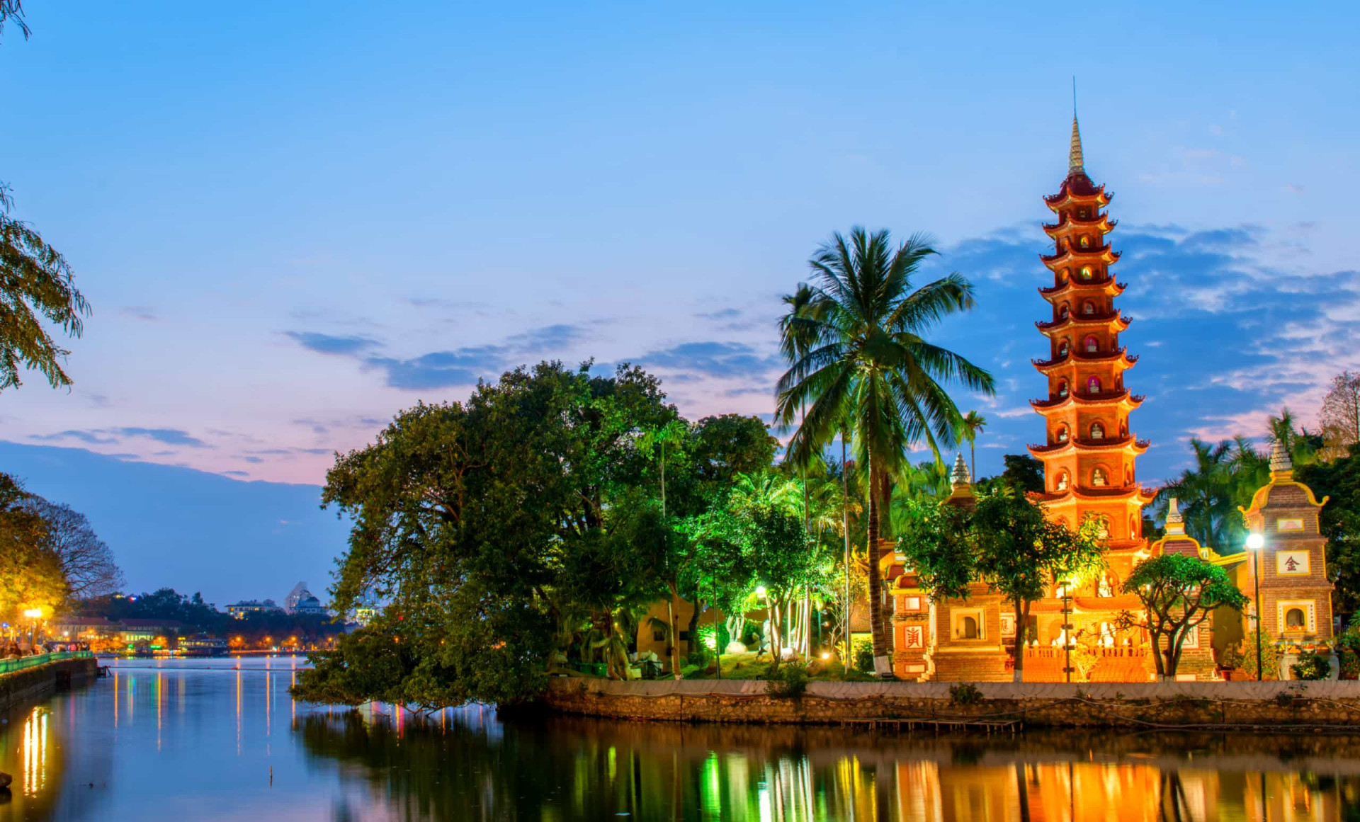 Where to admire the beauty of the pagoda