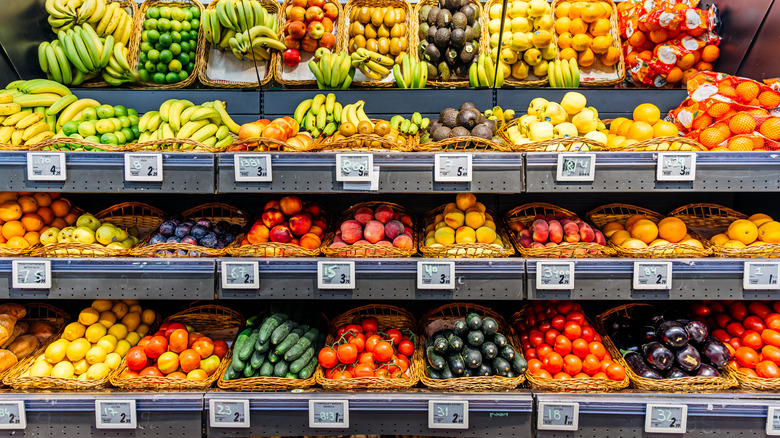 14 delicious fruits that are hard to find at a US grocery store