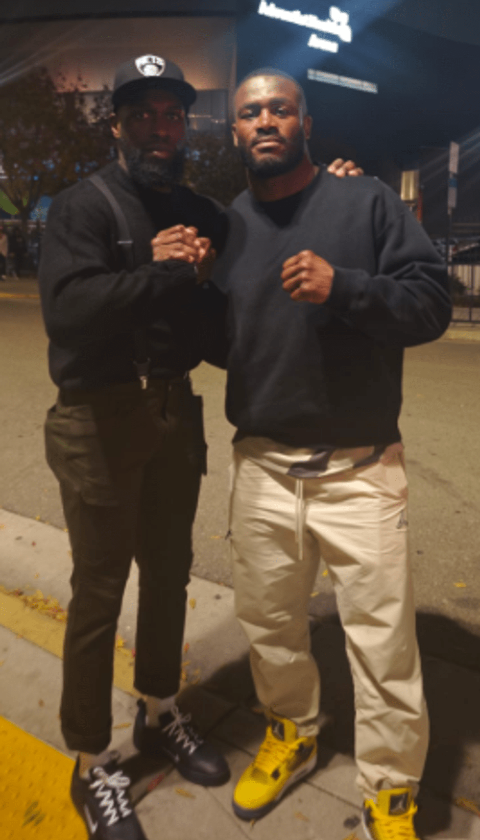 Boxer stretchered out of ring 'unable to breathe' after collapsing ...