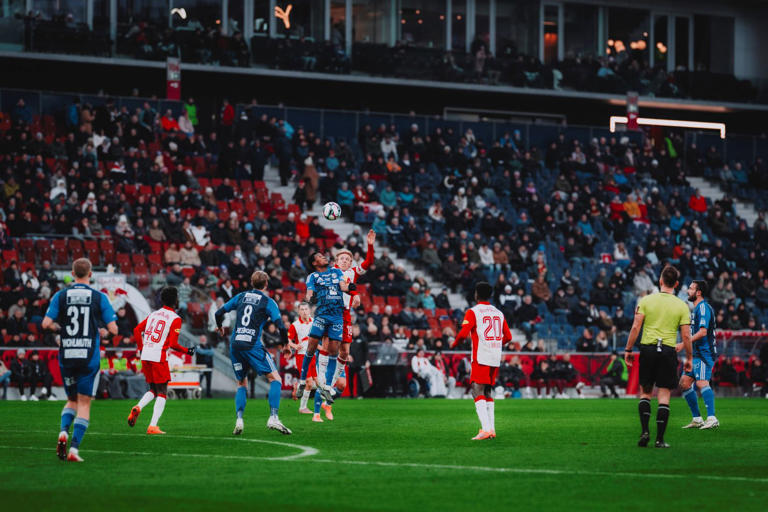 Doppelpacker Alajbegovic sichert FC Red Bull Salzburg gegen WAC Sieg ...