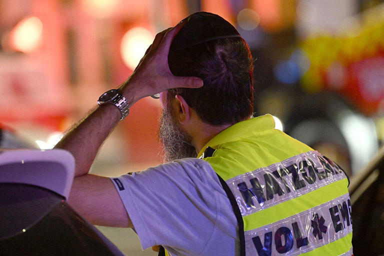 At least 15 killed in targeted attack on Jewish Australians, police say