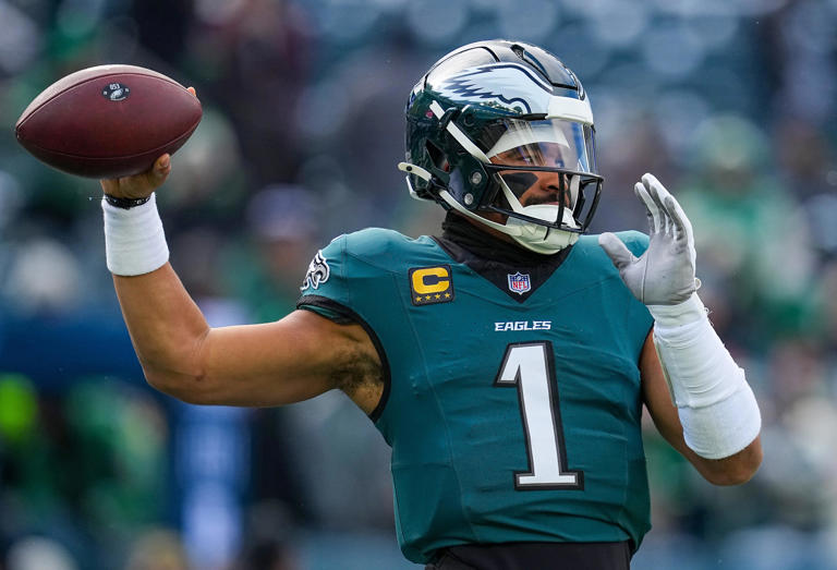 Philadelphia moves to 9-5 with a dominant 31-0 win over the Raiders