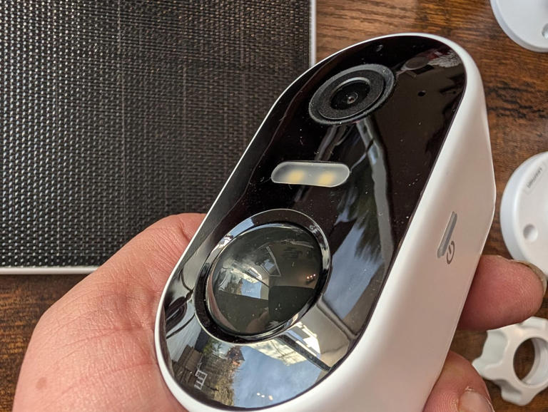 Test Lexman caméra solaire sans fil de Leroy Merlin : difficile de ...