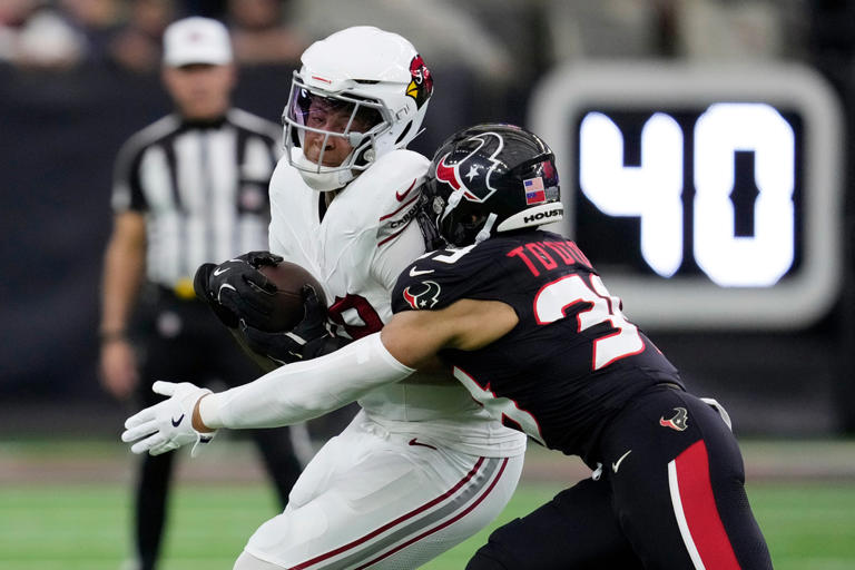 CJ Stroud leads Texans to 6th straight win, 40-20 over Cardinals