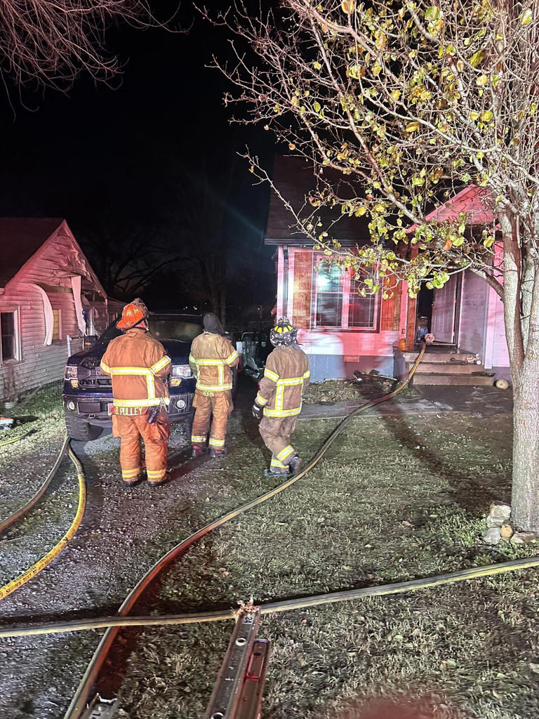 Structure fire impacting traffic in Columbia