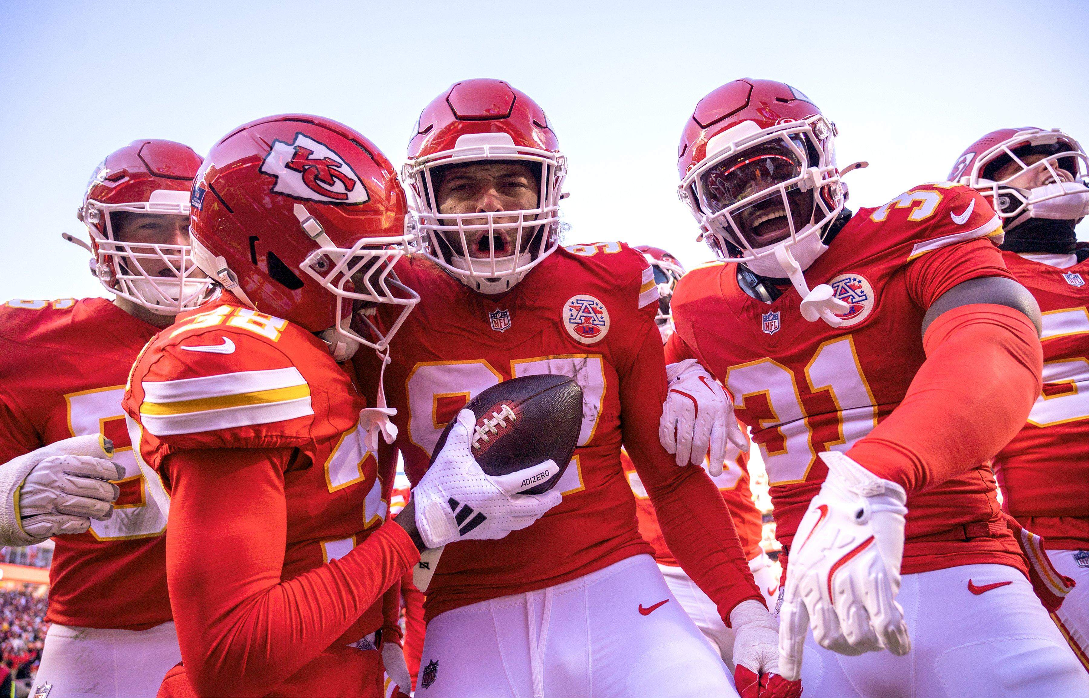 Chiefs hand out three team awards for the 2025 season. See who won MVP ...