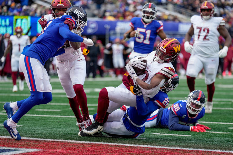 Commanders beat the Giants 29-21 to end their losing streak at 8 games