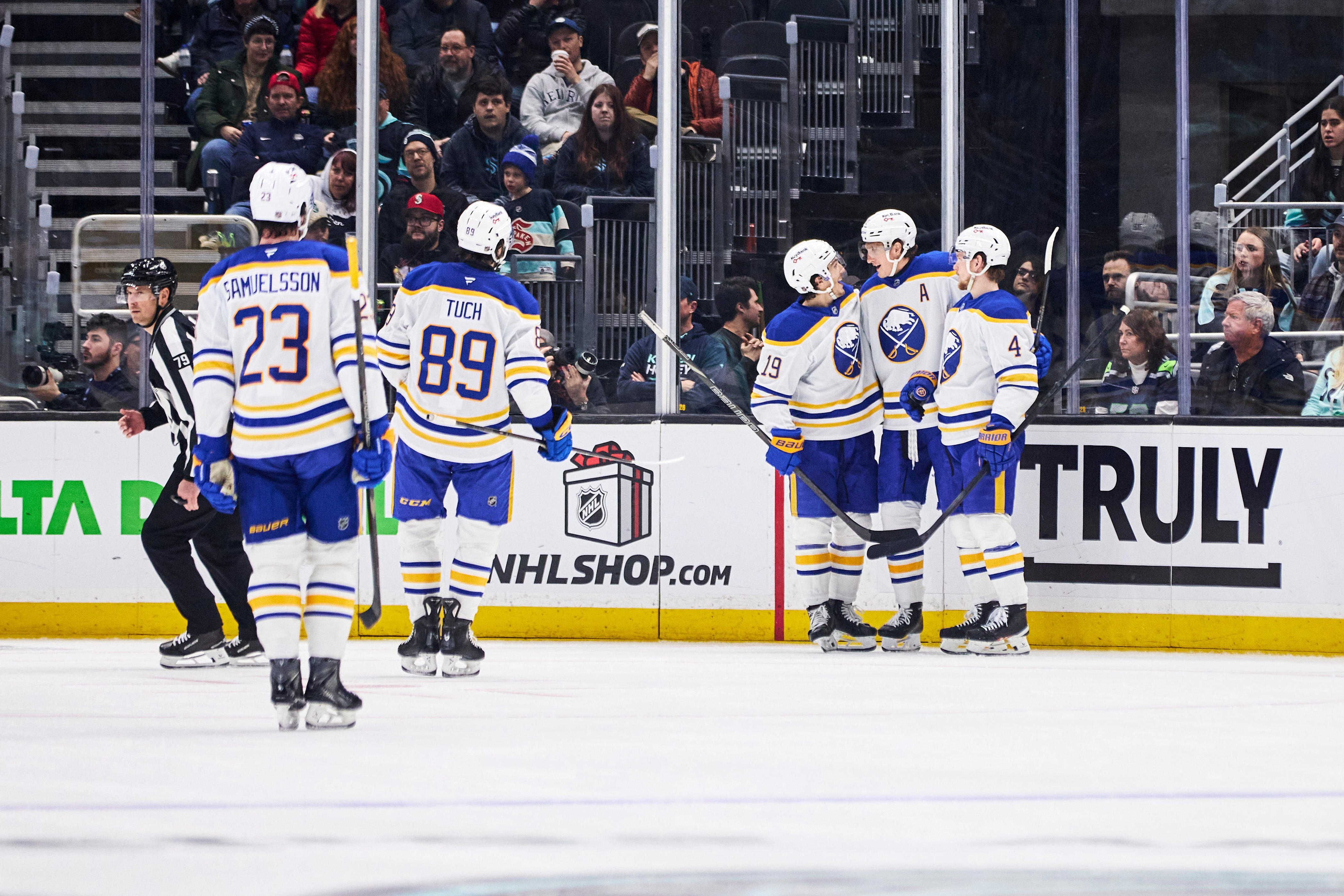 Sabres win third-straight game, end road trip with victory over Kraken