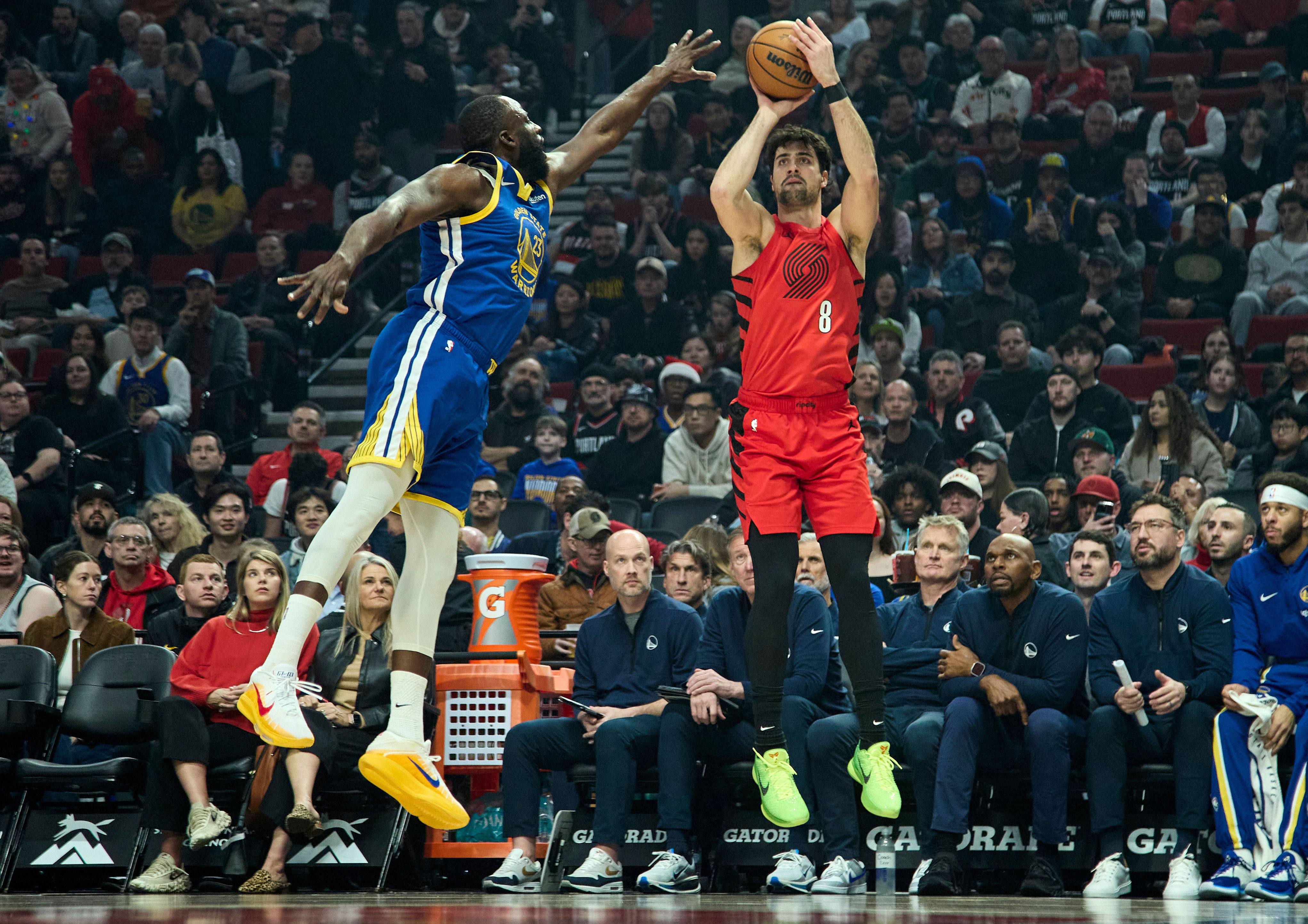 Grant and Sharpe each score 35 points to help the Blazers beat the ...