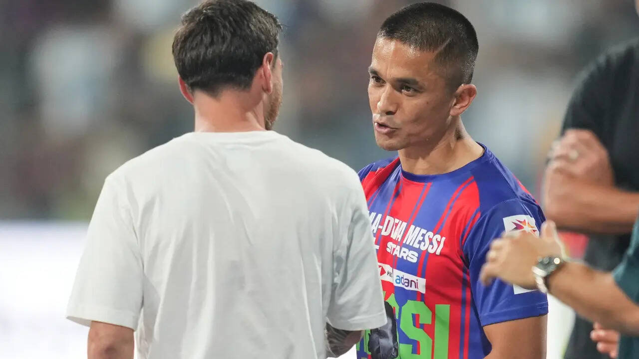 Ignored everyone but hugged Sunil Chhetri: Lionel Messi’s brilliant act for football icon breaks ...