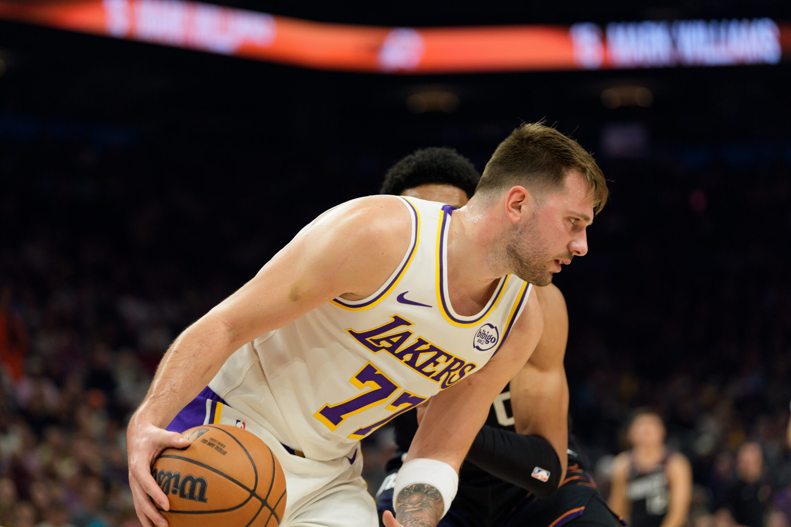 Lakers player ratings: Luka and LeBron have inefficient games but still ...