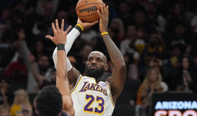 LeBron James salva de la inmolación a sus Lakers y recuerda, picado ...