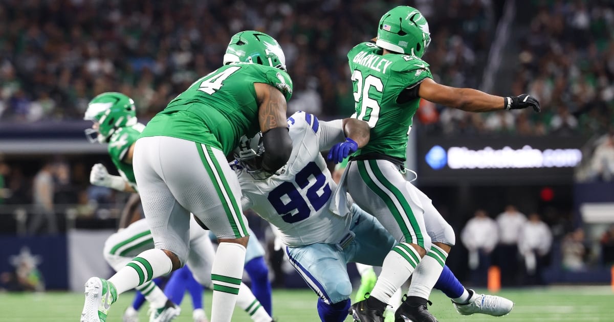 Quinnen Williams injury update: Cowboys star taken to locker room vs ...