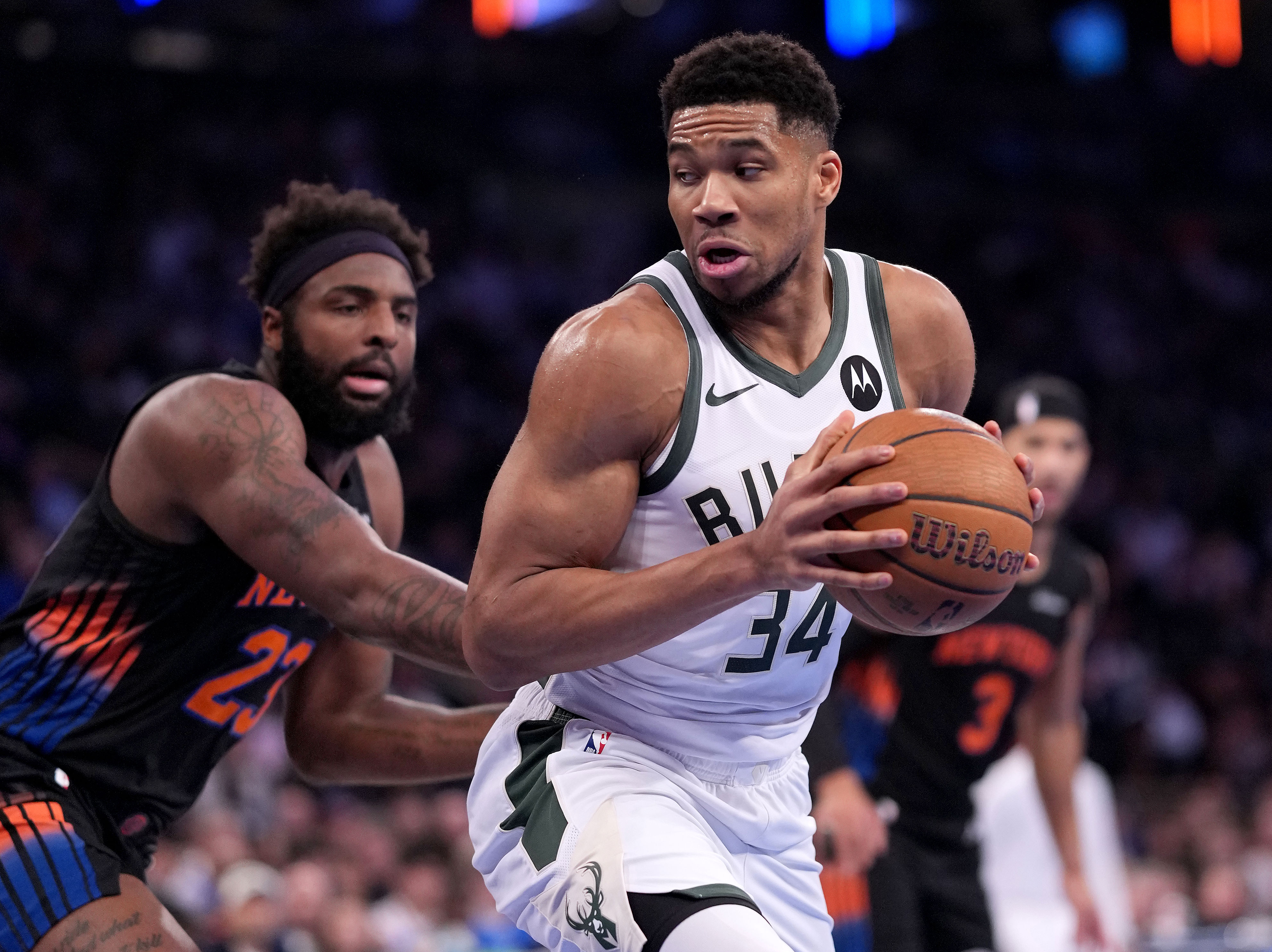 Lakers catch lucky break in Giannis Antetokounmpo trade sweepstakes