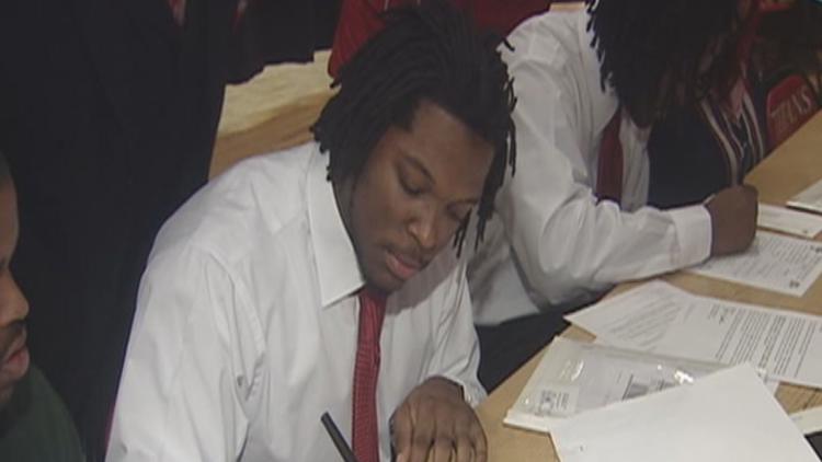 Mike Privott named head football coach at Booker T Washington High School