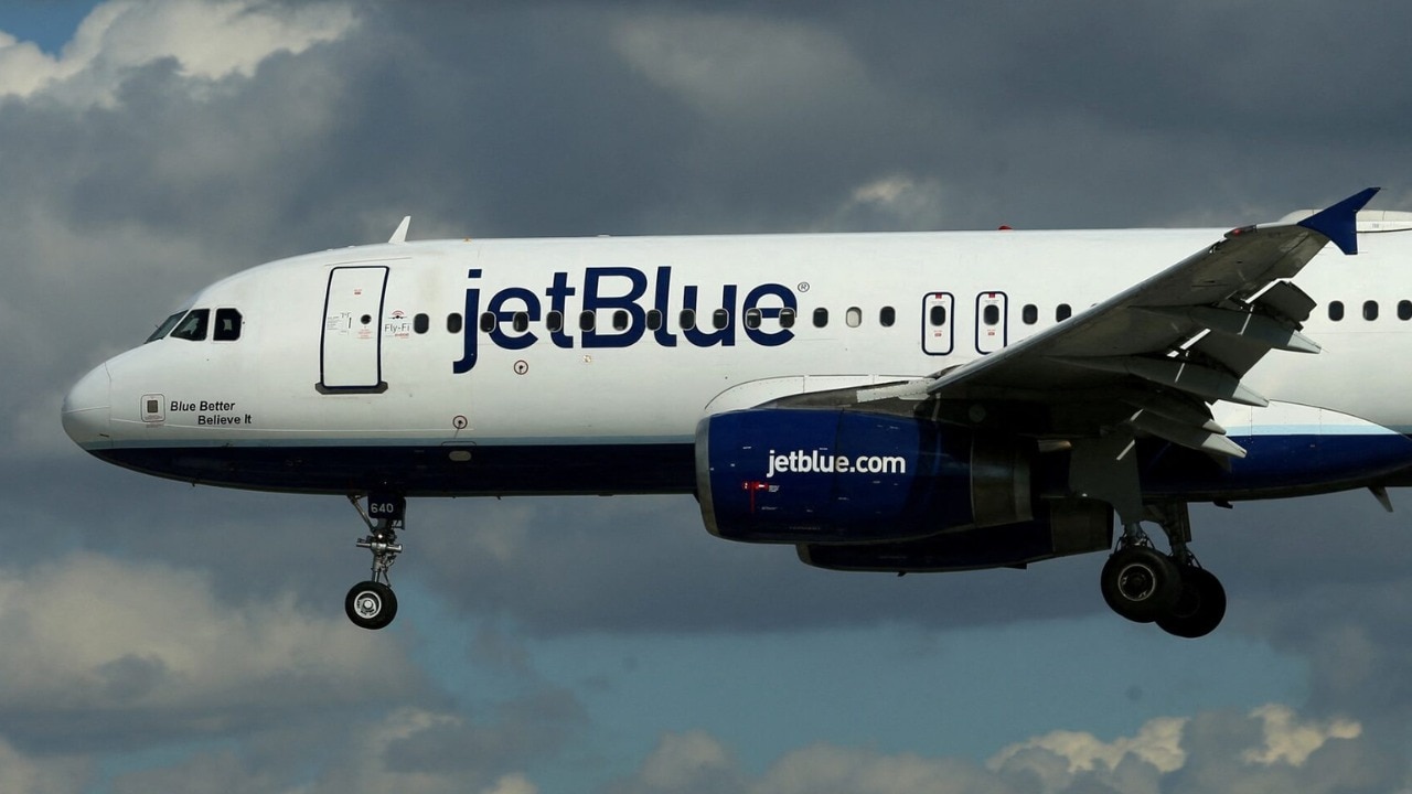 JetBlue plane avoids midair collision with US Air Force aircraft near ...