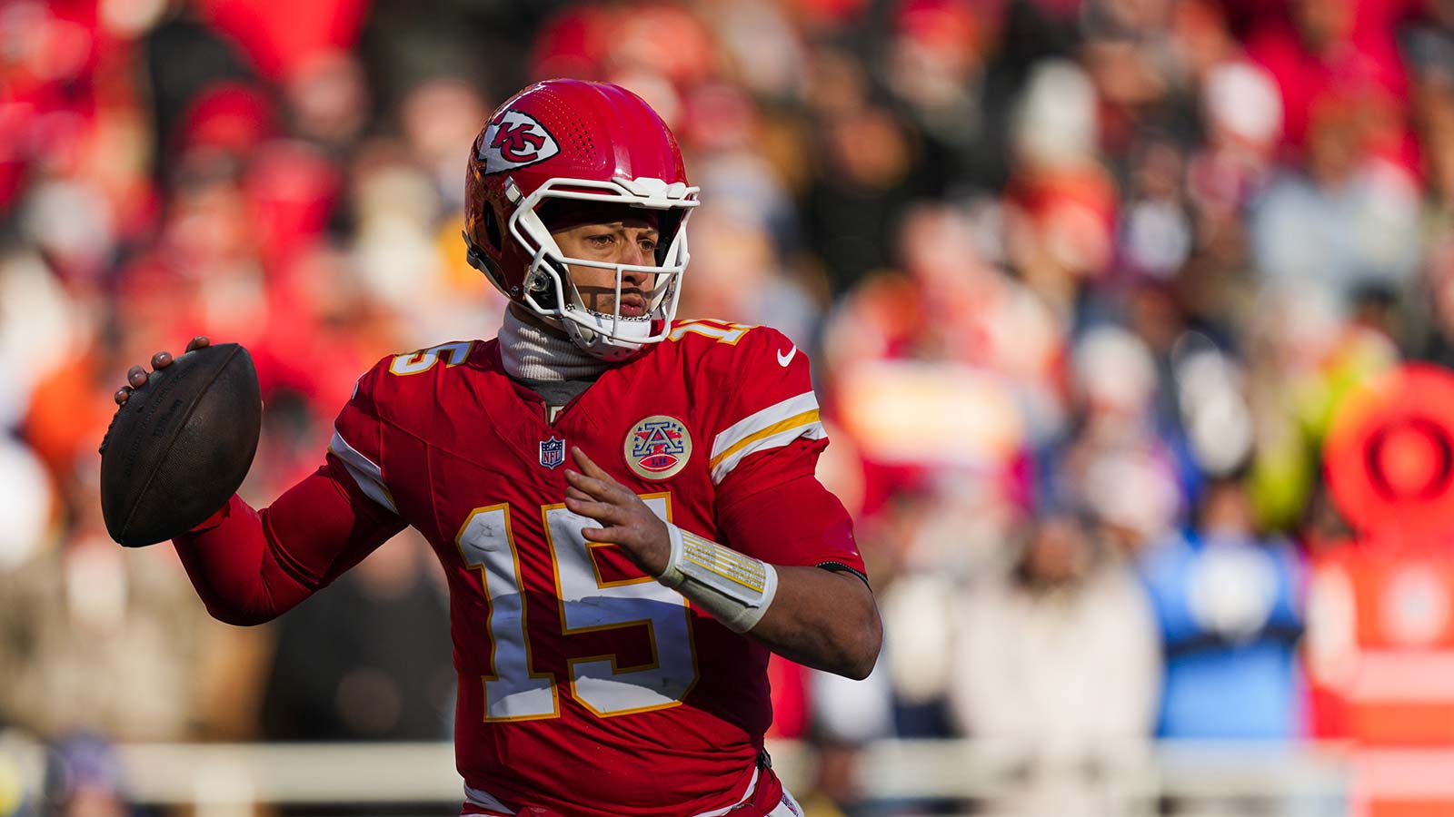 Patrick Mahomes suffers brutal knee injury as Chiefs get eliminated ...