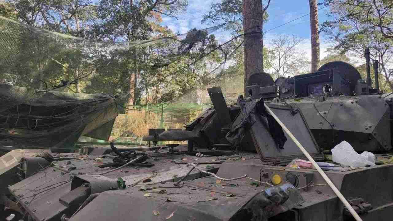 Thai VT-4 tank has its cannon destroyed in a clash on the border with Cambodia