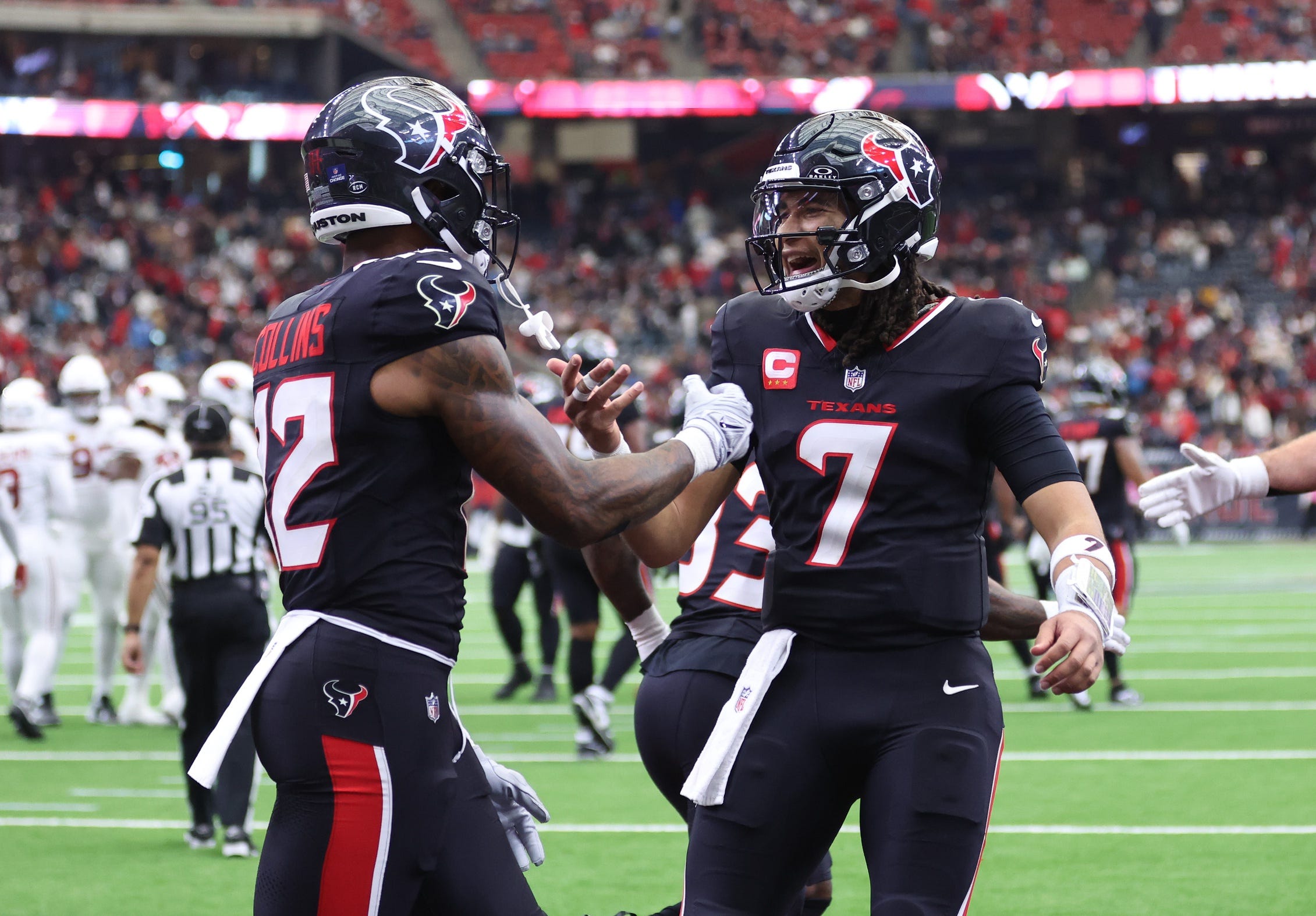Texans take sixth straight with 40-20 win over Cardinals