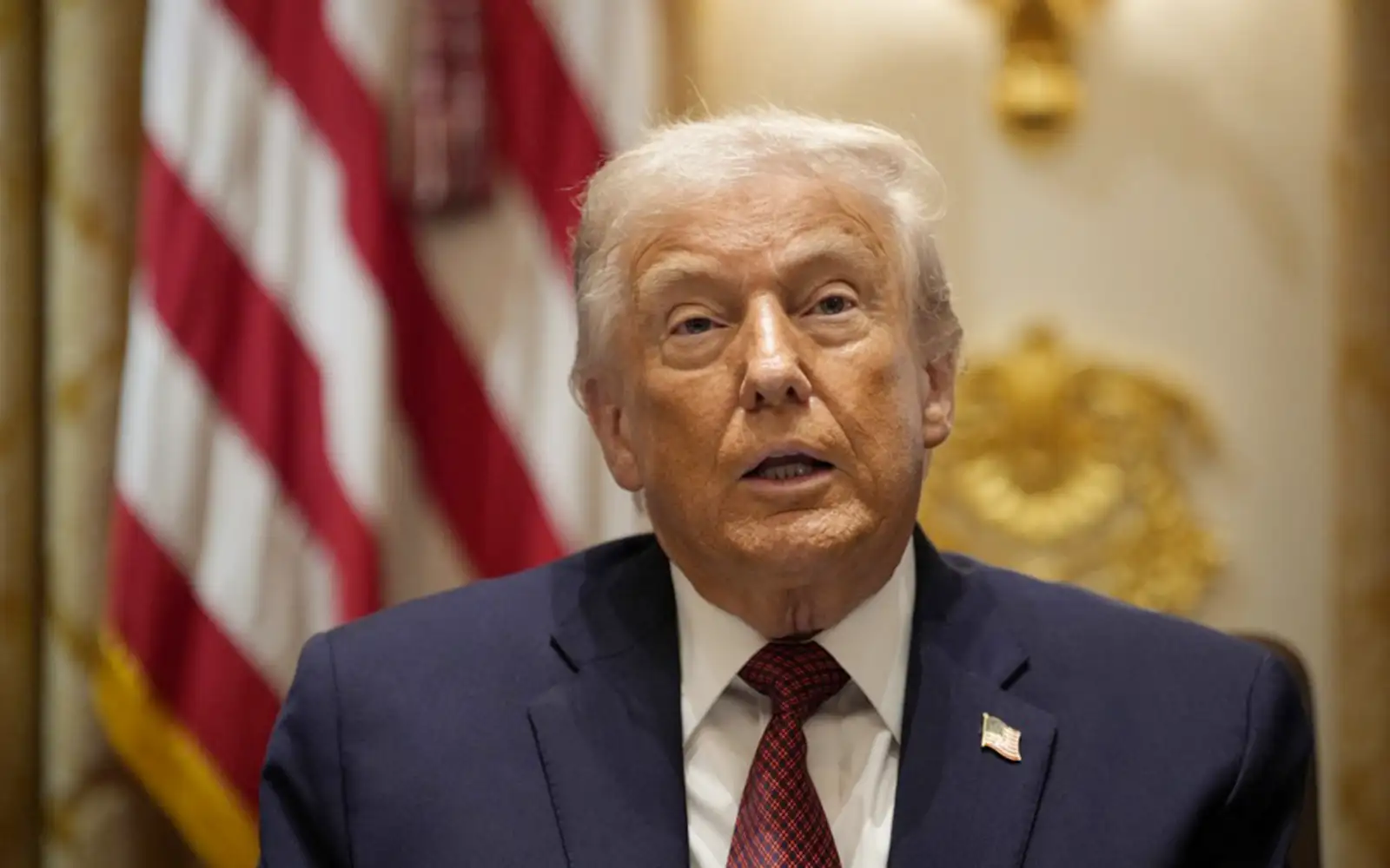 Trump shares messages from France’s Macron offering G7 meeting after Davos